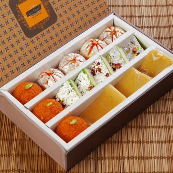 Order Executive Gift Pack Option 1 - kg Online - Agra Sweets Banjara
